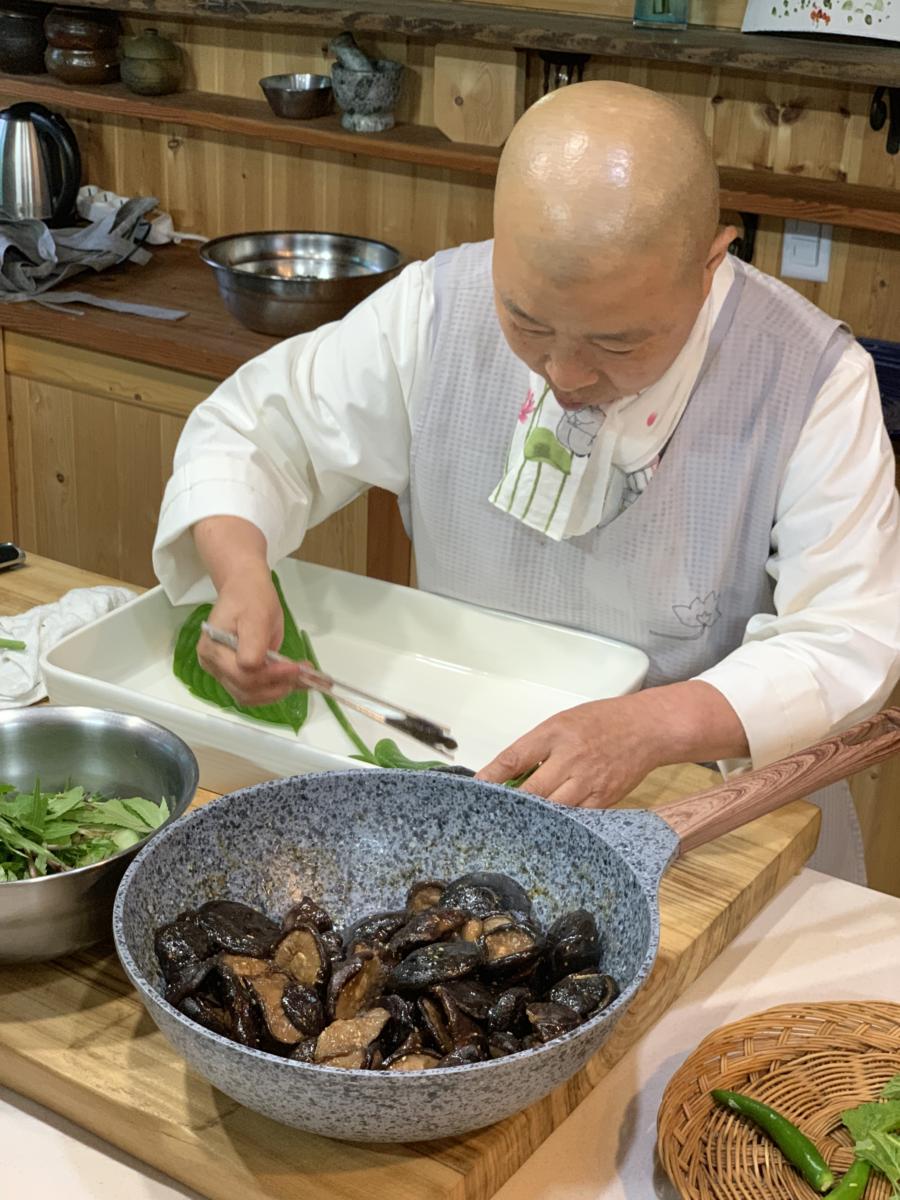 A Cooking Class with Jeong Kwan the Buddhist temple monk from Netflix ...