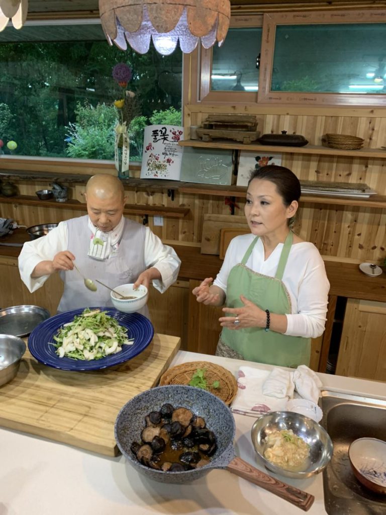 A Cooking Class with Jeong Kwan the Buddhist temple monk from Netflix ...